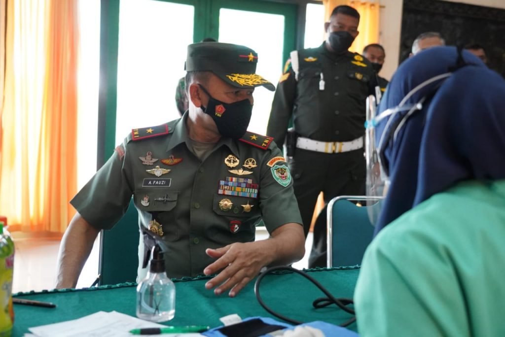 Patuhi Protokol Kesehatan, Anggota Korem 061/SK Serentak Donorkan Darah ...