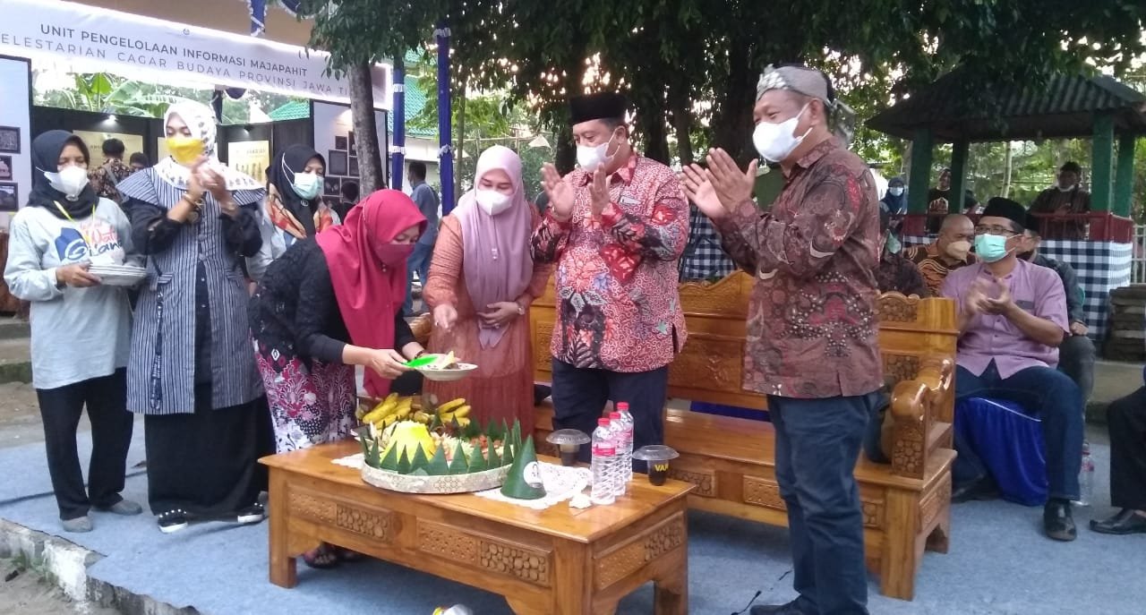Festival Petilasan Prasasti Batu Gilang Yang Ke 3 Desa Mojokrapak Tahun ...