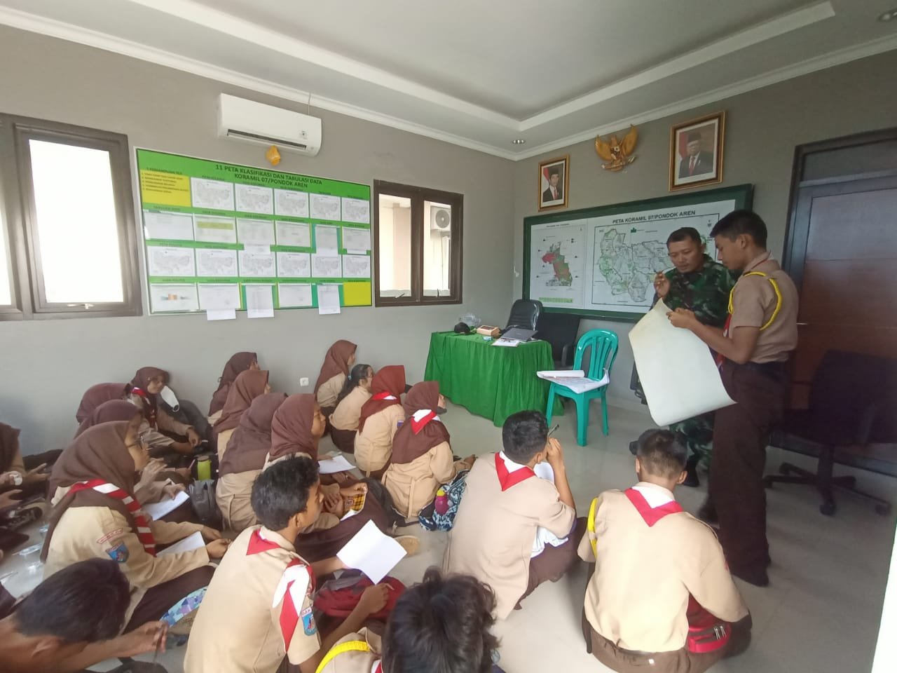 Bidang Puanter, Peltu Agus Supriyadi Berikan Arahan Ke Anak Pramuka ...